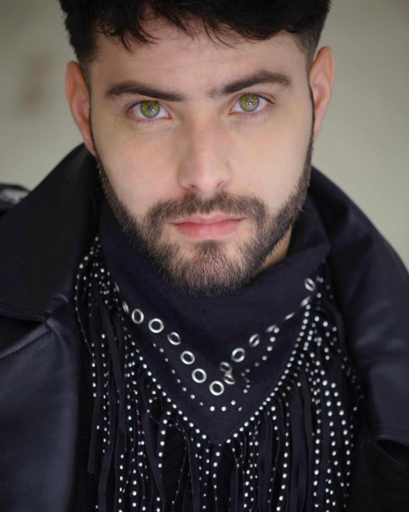 Bajo los reflectores: Danilo Paris - CubaActores